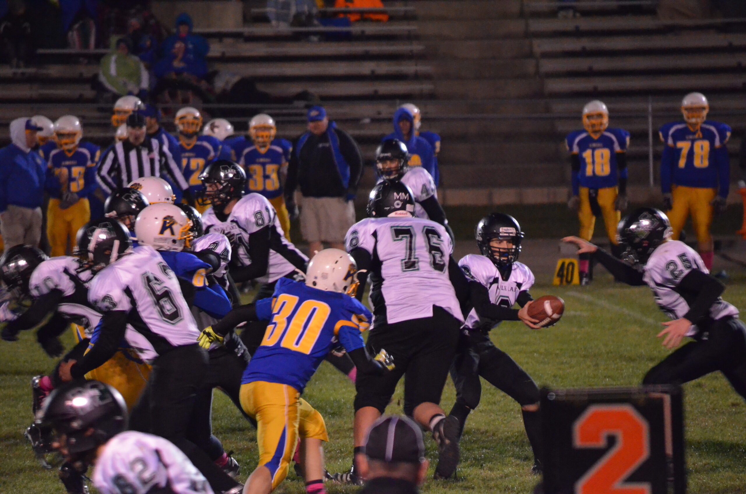 Irish gridders score big over Cubs | Maple Lake Messenger