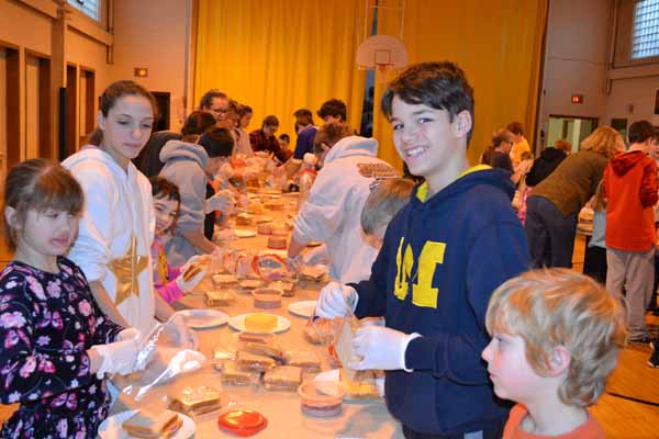 Students Spread Love for Catholic Schools Week | Maple Lake Messenger