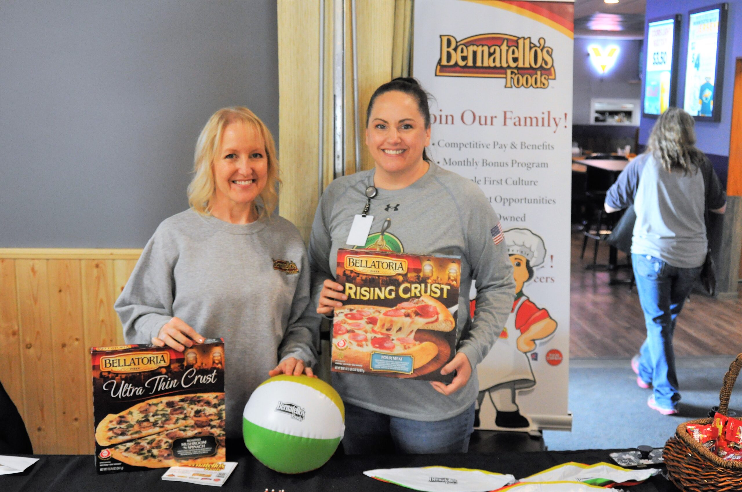 Students populate job fair | Maple Lake Messenger