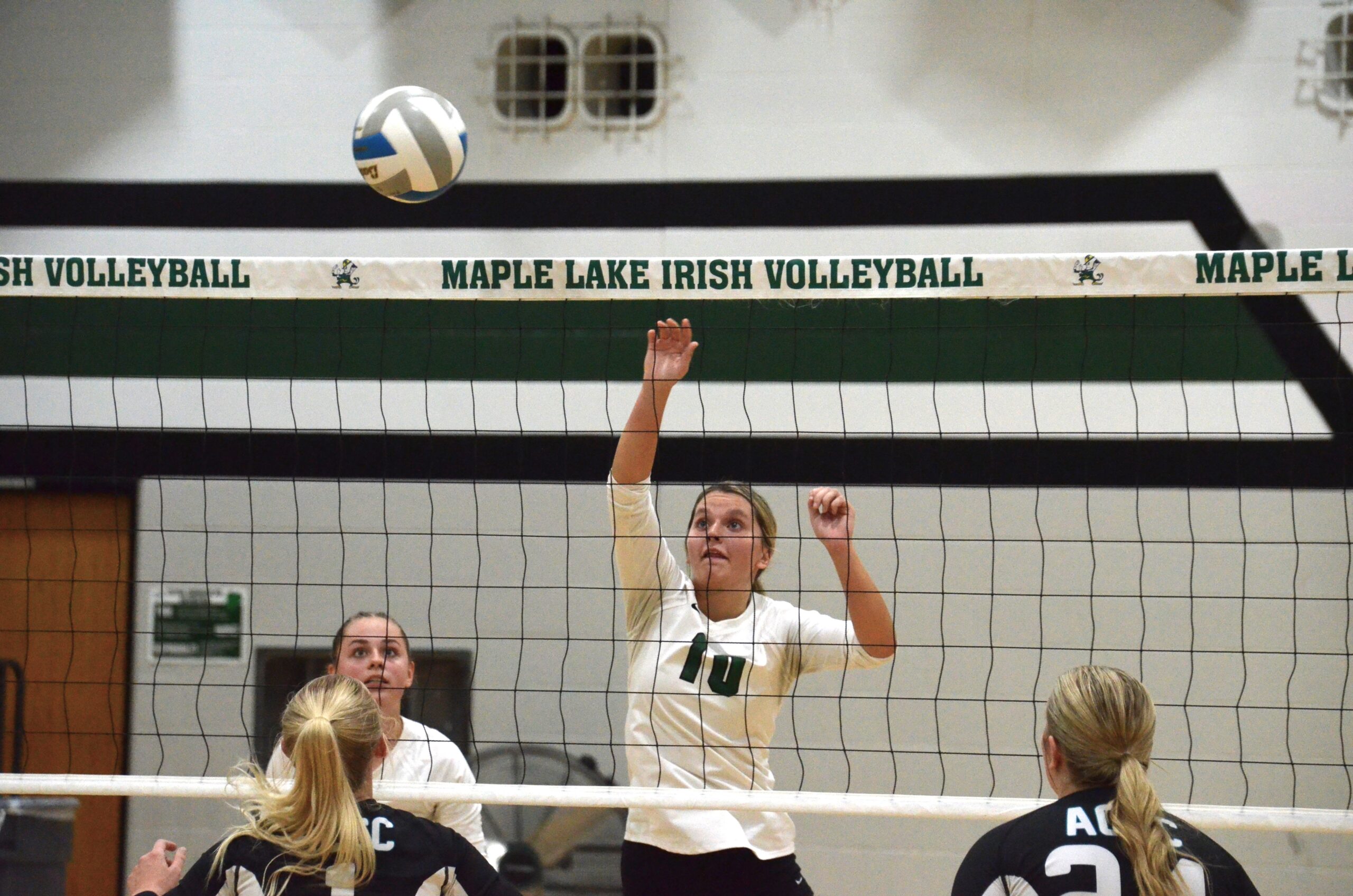 Irish volleyball wins one and loses one | Maple Lake Messenger