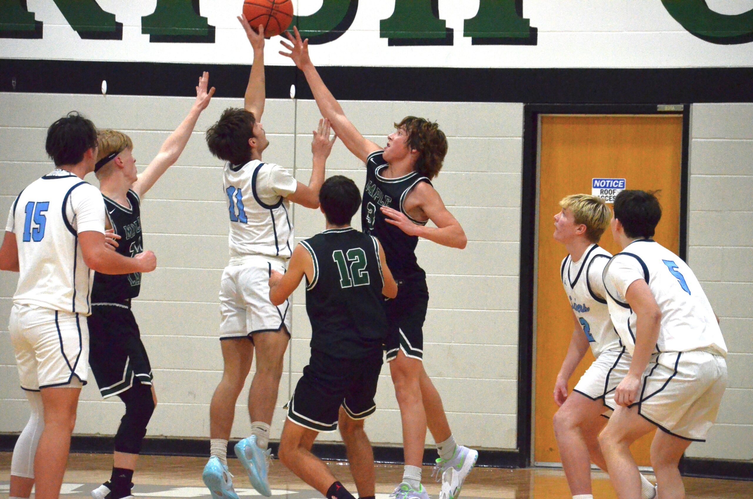 Irish boys basketball expects good things | Maple Lake Messenger