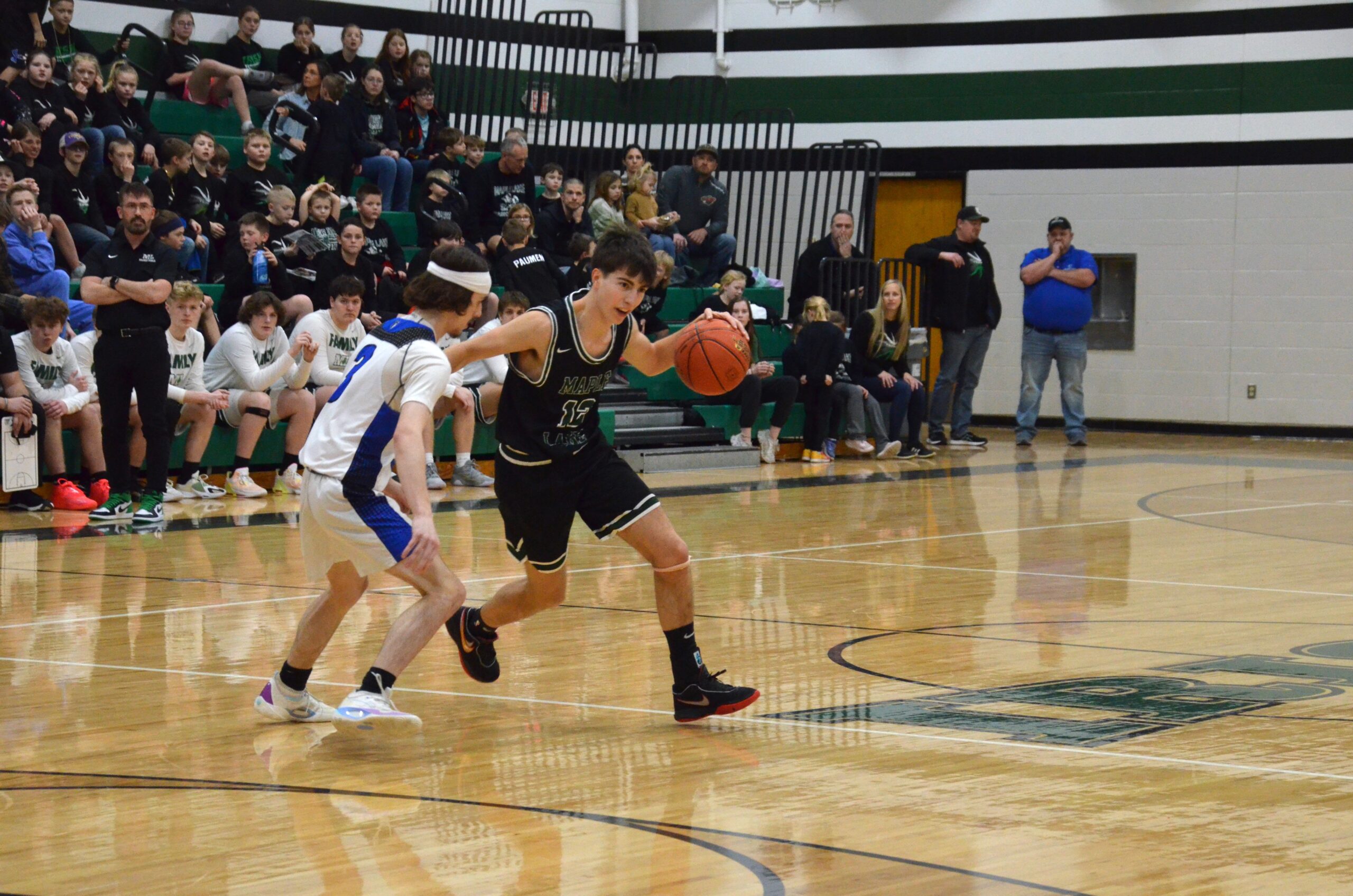 Irish humble Huskies in 68-56 basketball win | Maple Lake Messenger